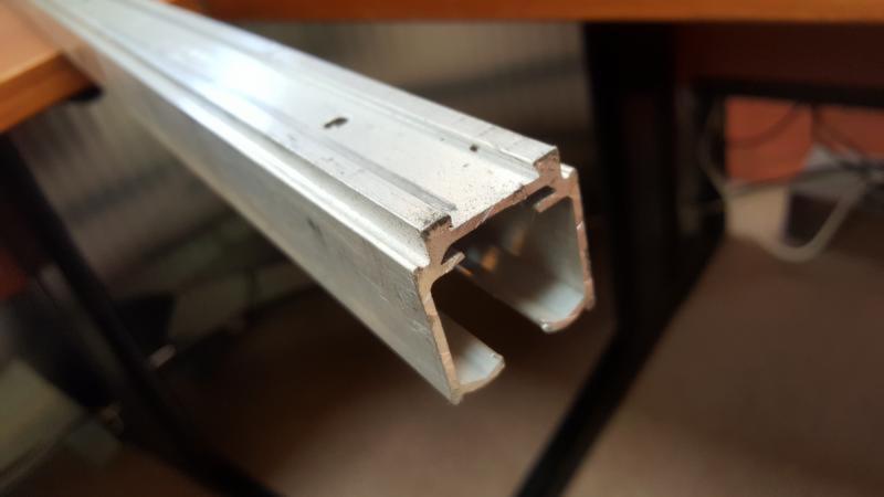Alu-skinne til skydedør, 2000 mm - smedebutikken.dk